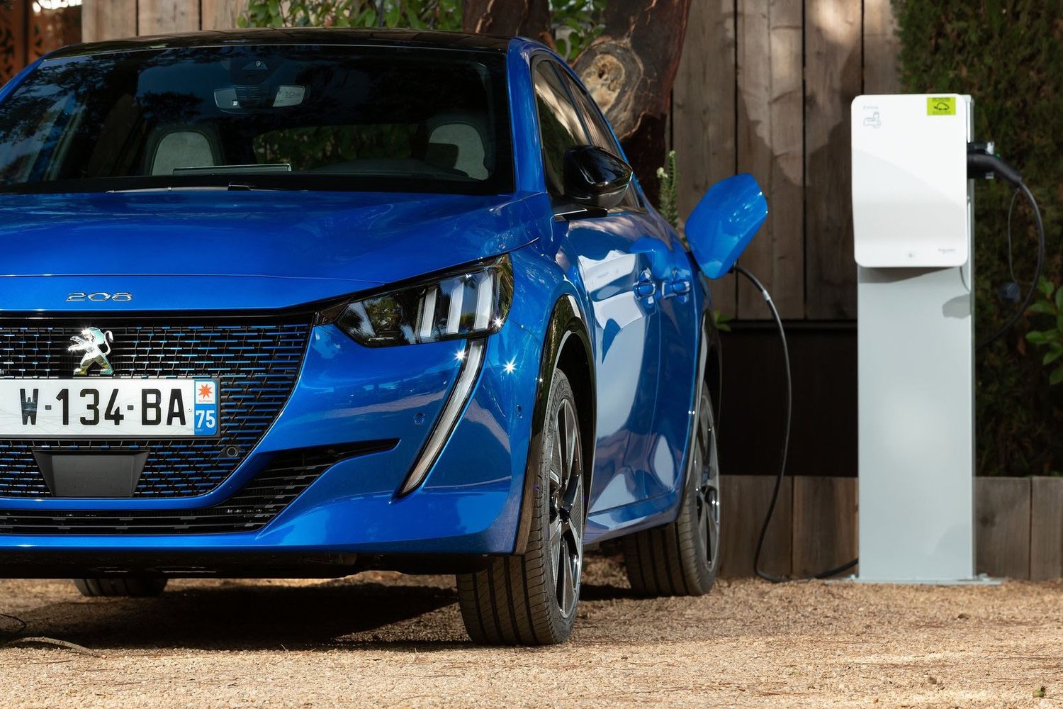Peugeot E208 Range | Electrifying
