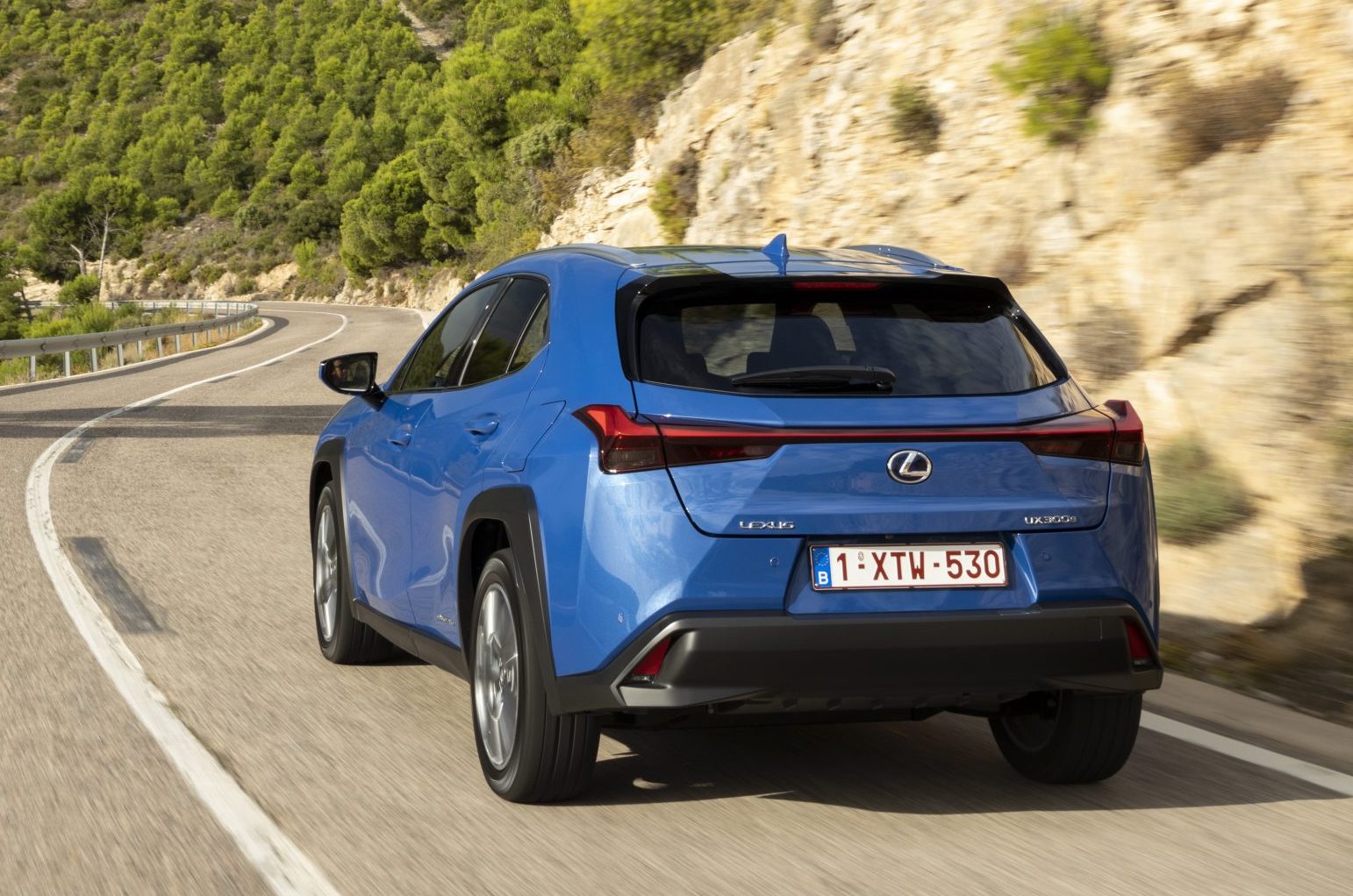 Lexus UX300e Review | Electrifying