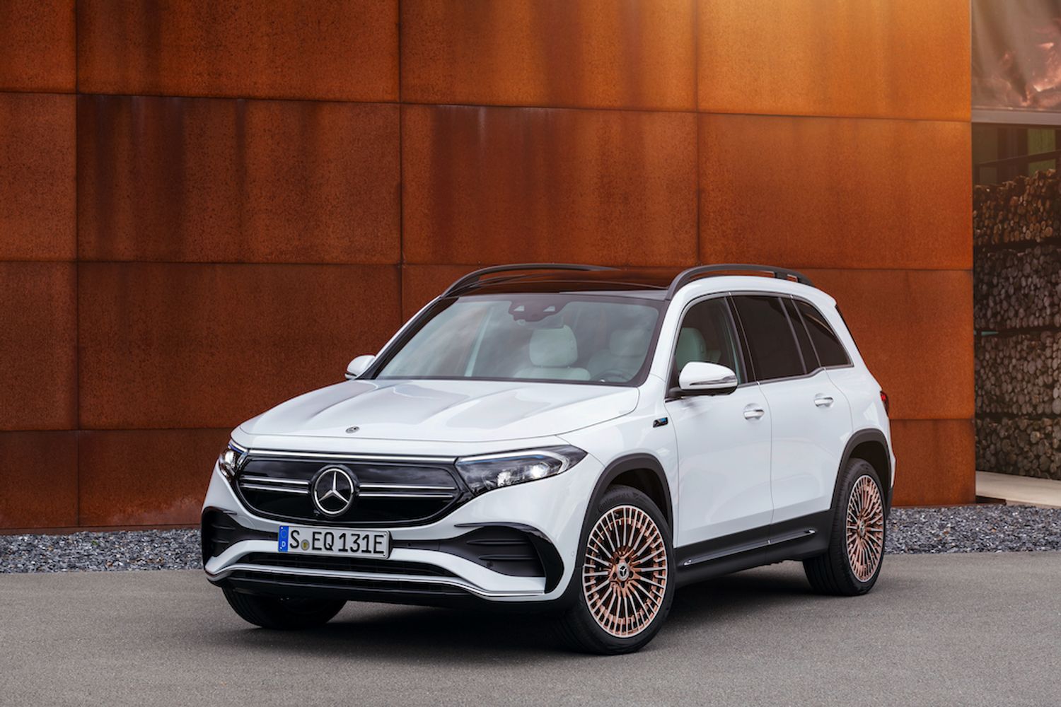 Mercedes EQB Practicality and Space Review 2022 | Electrifying.com