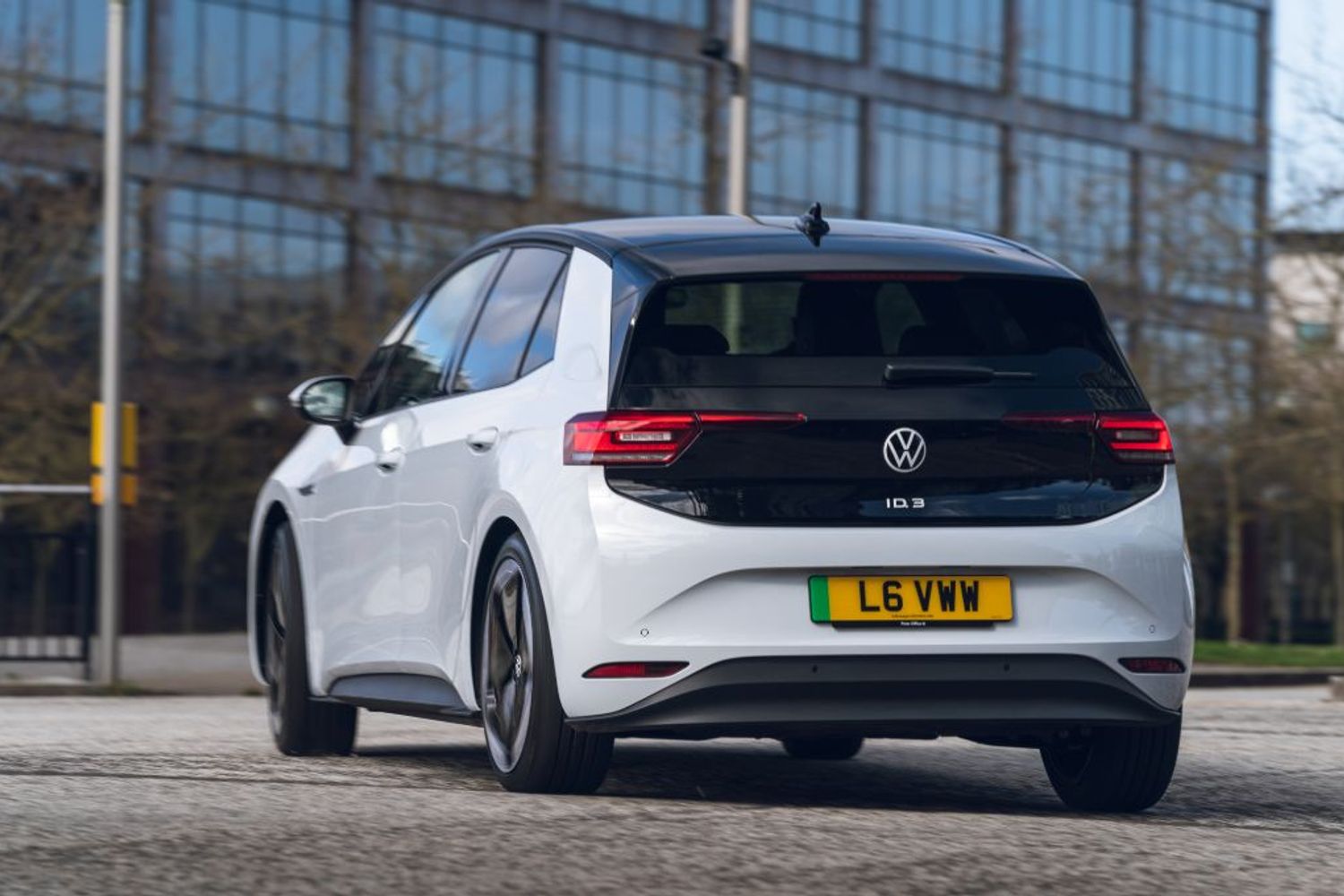 VW ID3 Performance and Speed | Electrifying