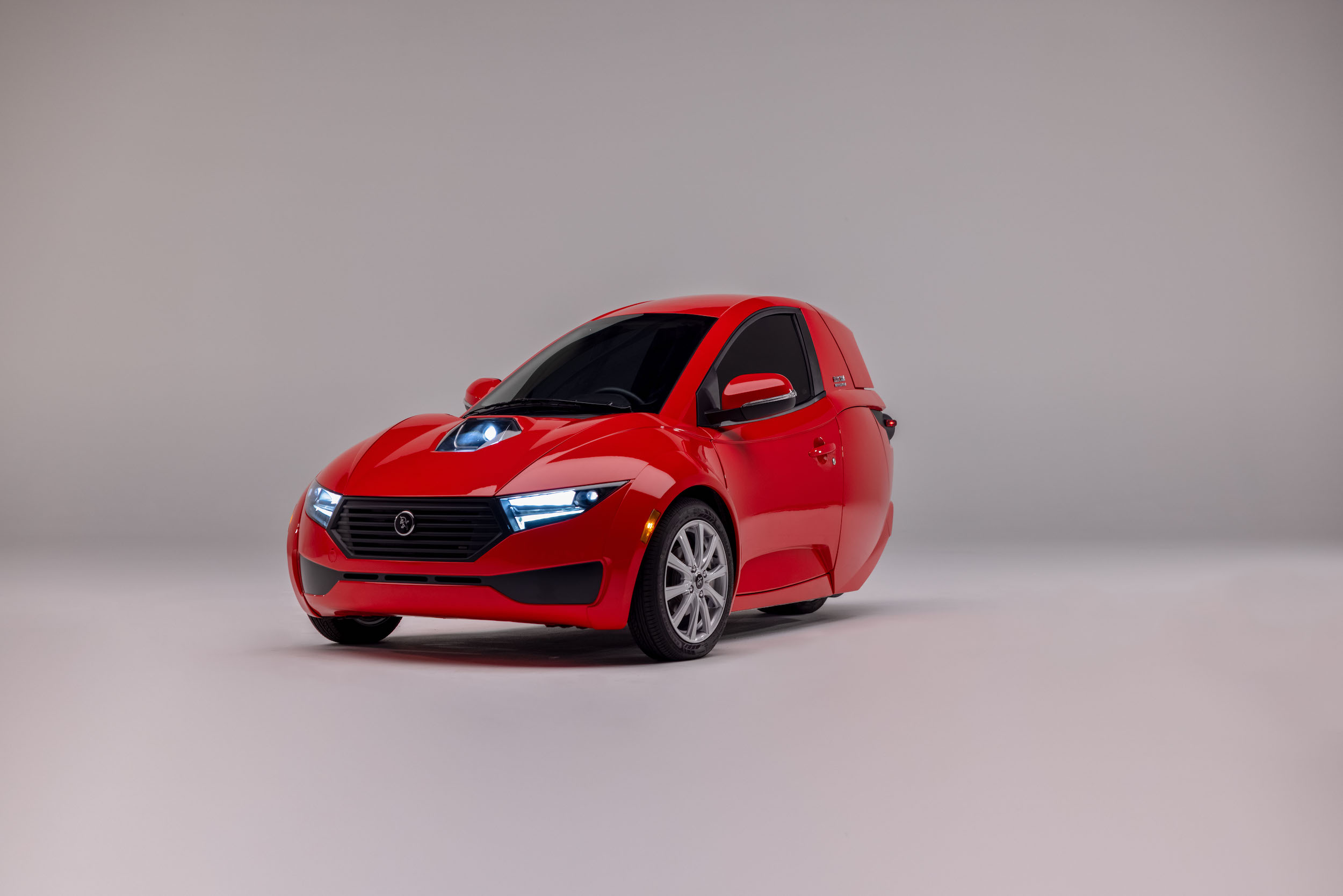 ElectraMeccanica SOLO is three wheeler for drivers who like to go it ...