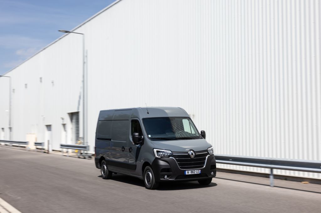 Renault Master E-Tech Review and Buyers Guide | Electrifying.com