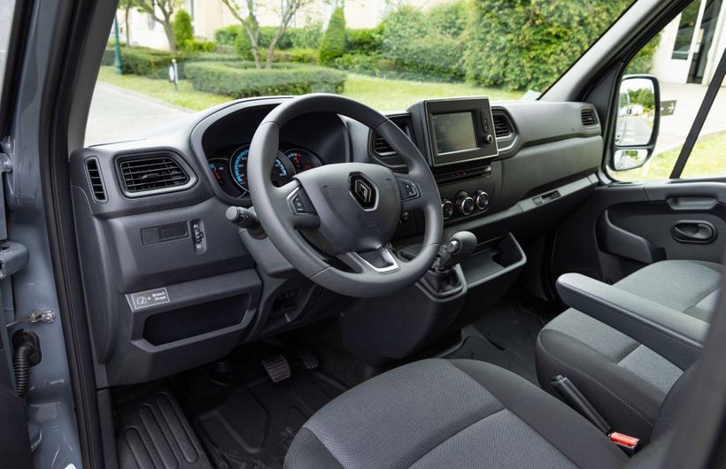 Renault gives Master a bigger battery and 126 mile range