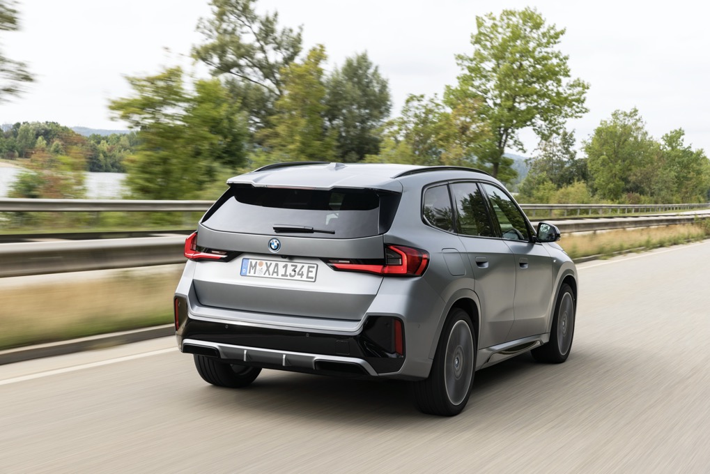 BMW iX1 Review and Buyers Guide | Electrifying.com