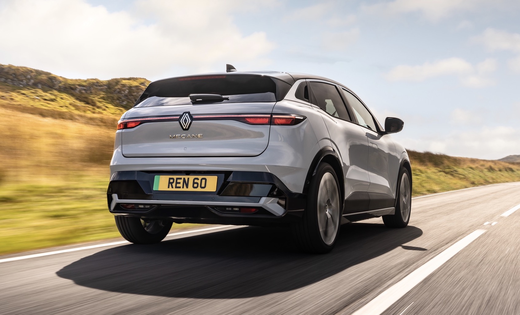 Renault megane hybrid price store