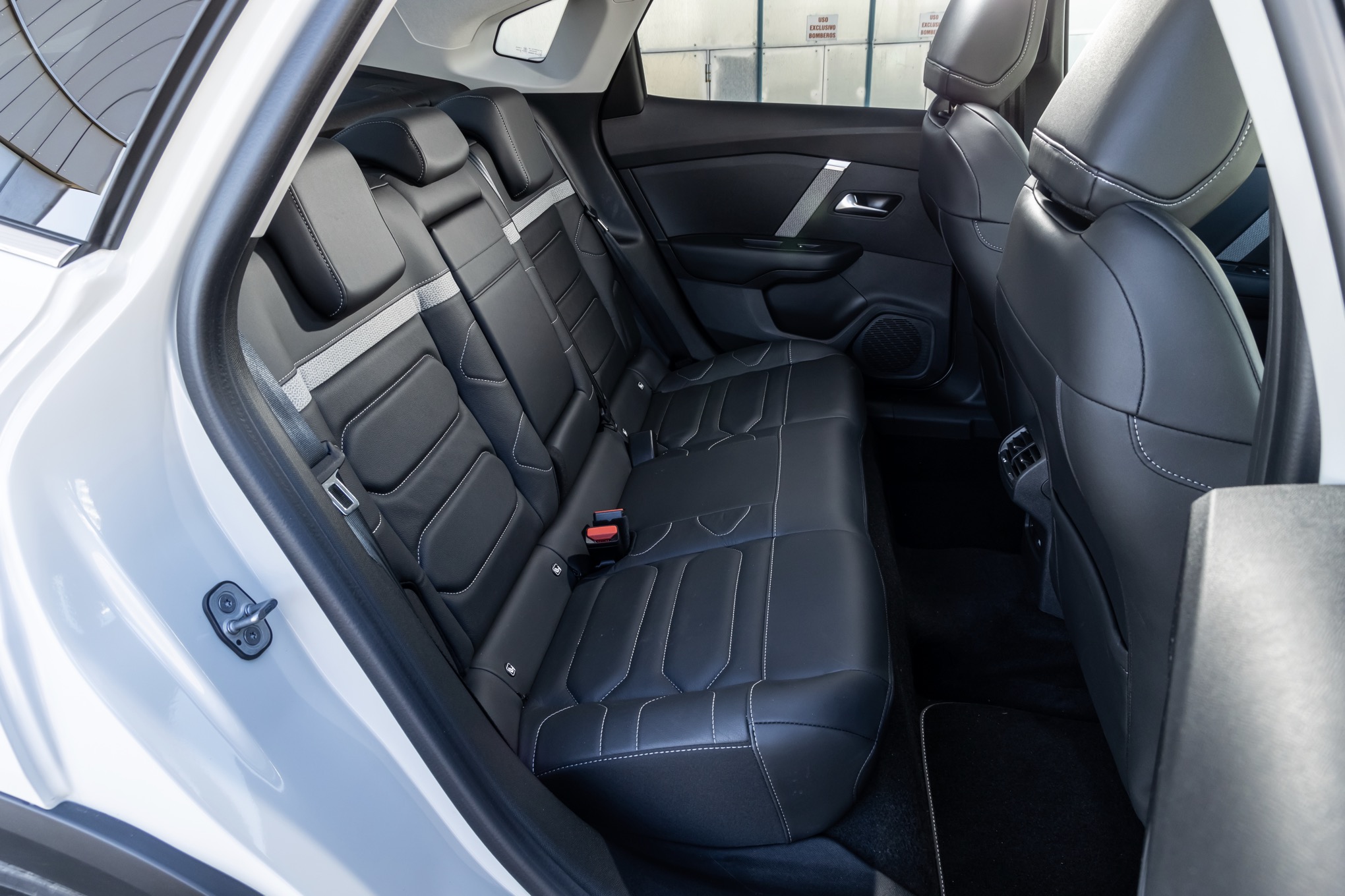 Citroen e-C4 X Review | Electrifying.com