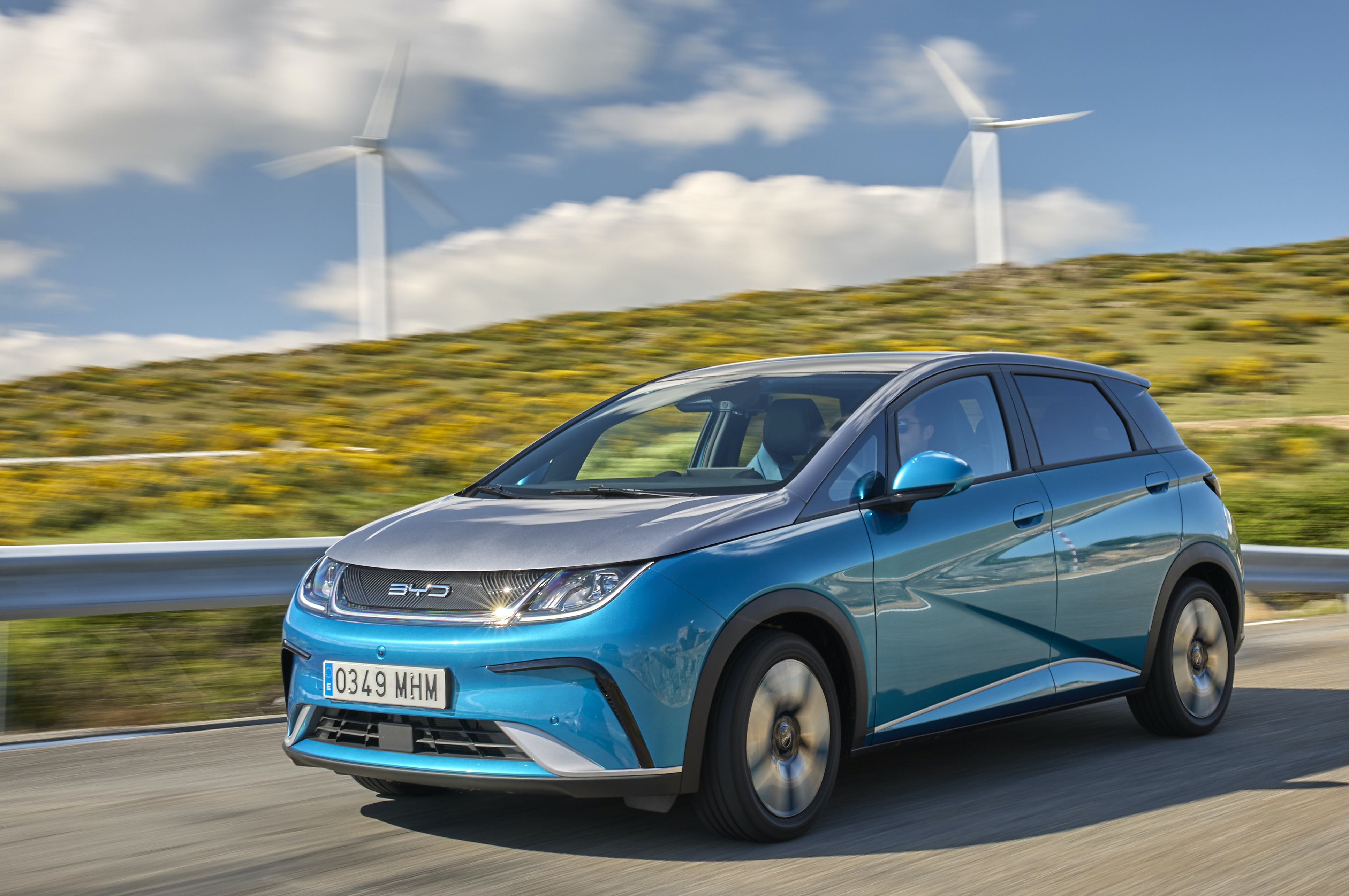 BYD makes a splash with £25,490 price for Dolphin | Electrifying.com