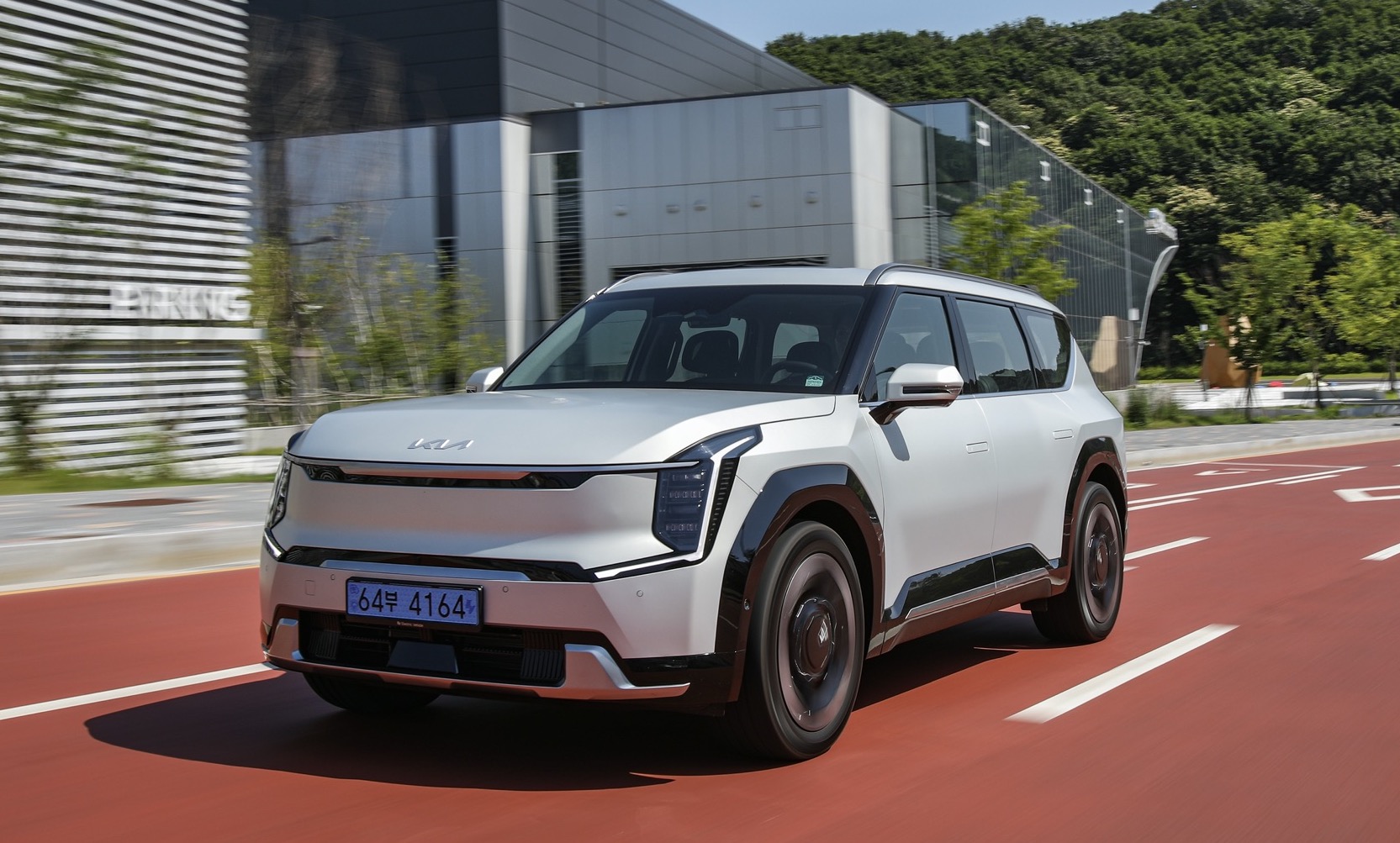 Kia EV9 Review and Buyers Guide | Electrifying.com