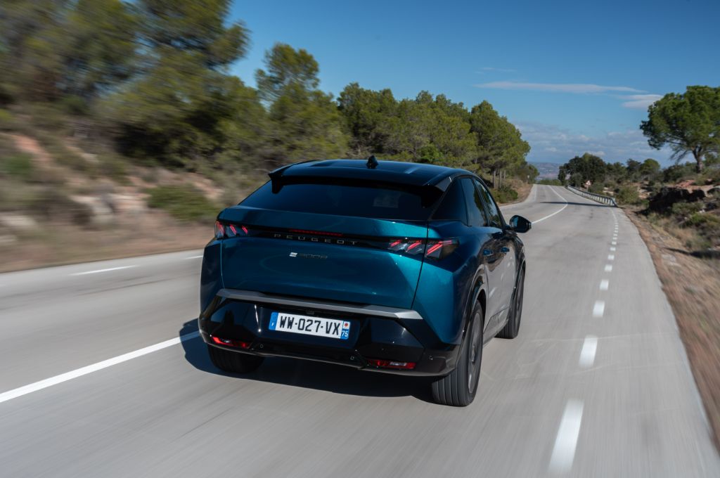Peugeot e-3008 Review and Buyers Guide | Electrifying.com