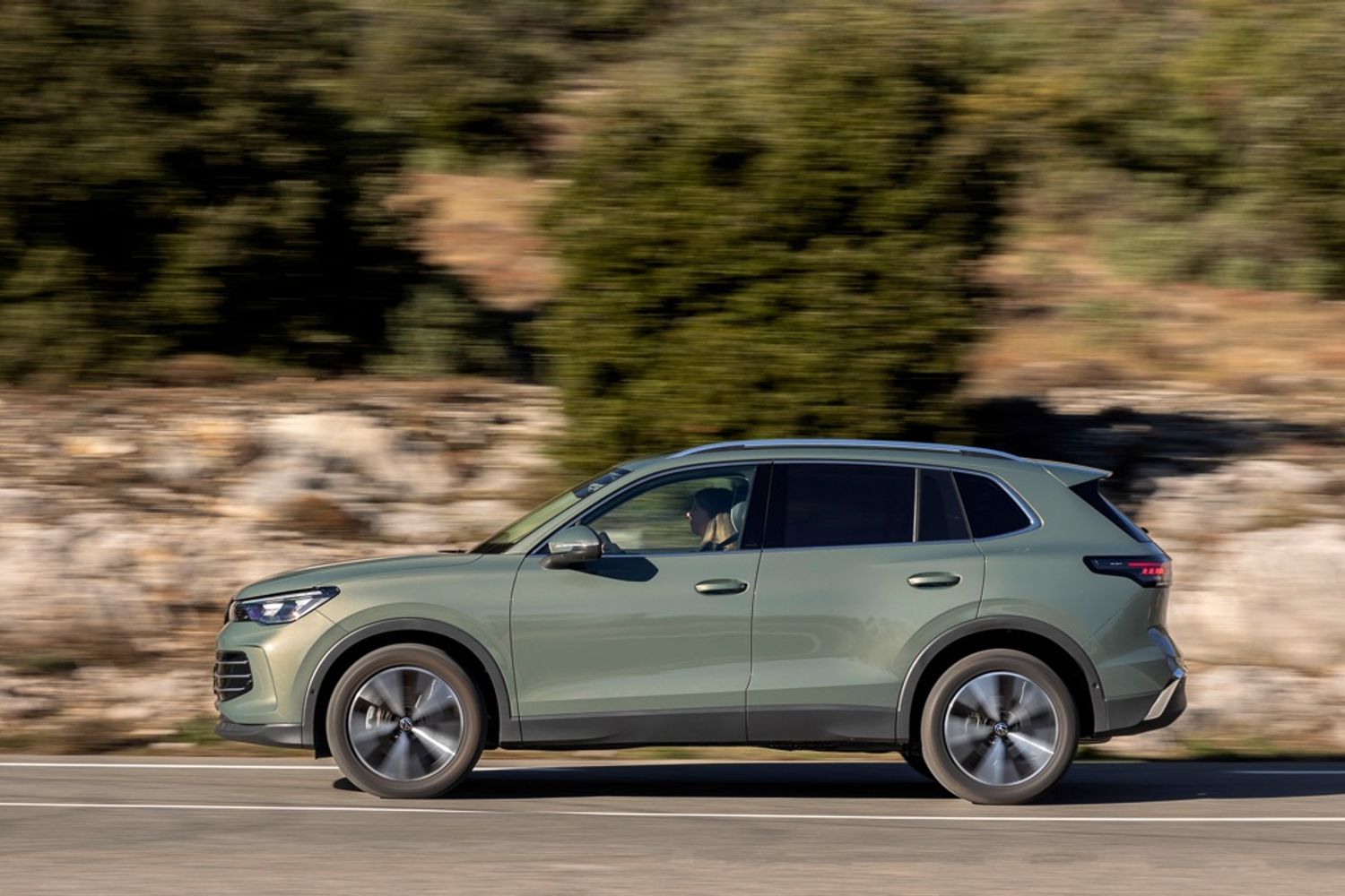 Volkswagen Tiguan eHybrid Review | Electrifying