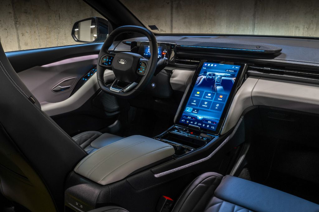 Ford Explorer Review & Buying Guide 2024 | Electrifying