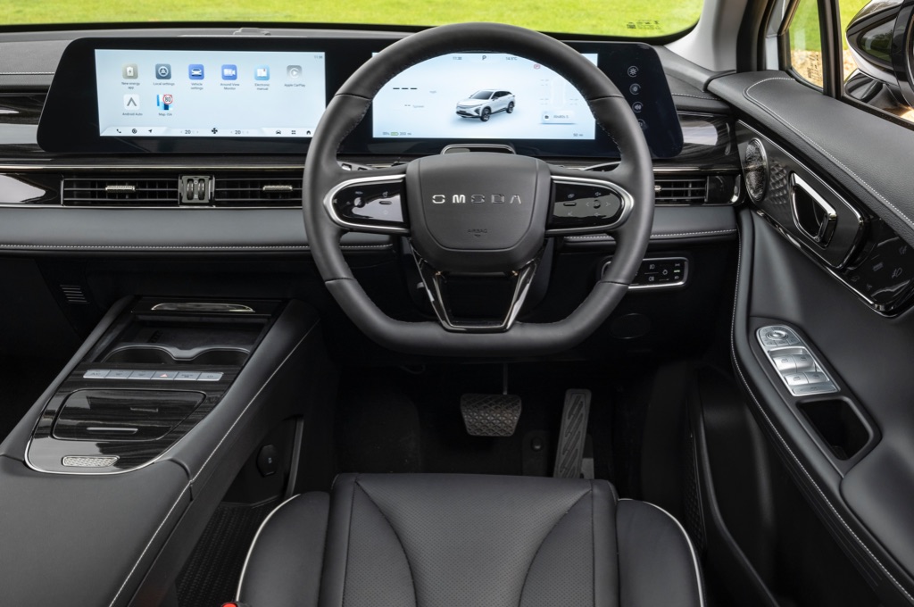 Omoda E5 Review & Buying Guide 2024 | Electrifying