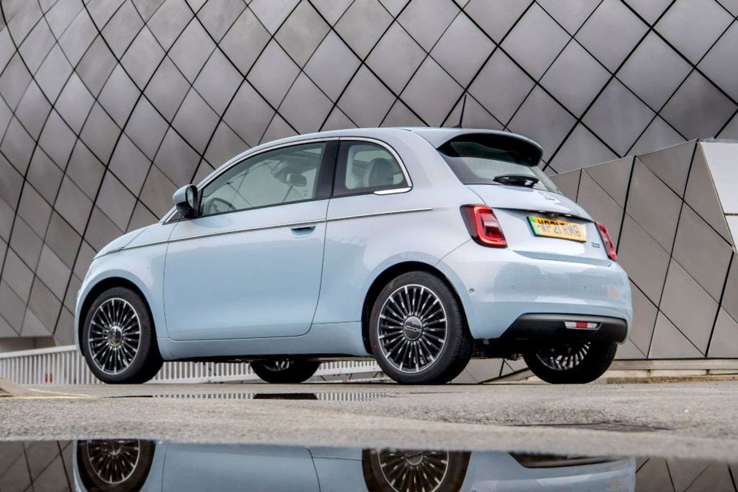 Fiat All-Electric 500 Range | Electrifying