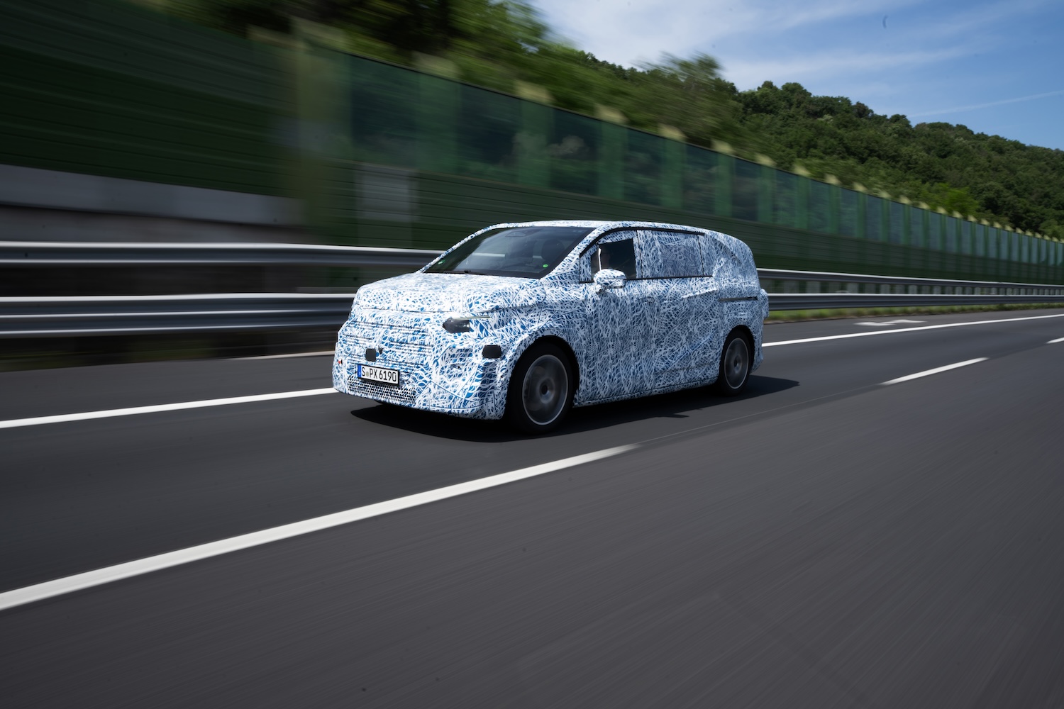 Mercedes is readying its next electric people-carriers | Electrifying.com