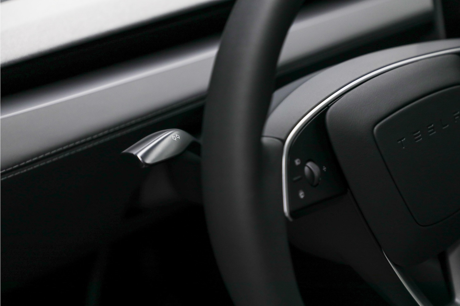 Tesla brings back the indicator stalk (and adds 30 miles to range ...