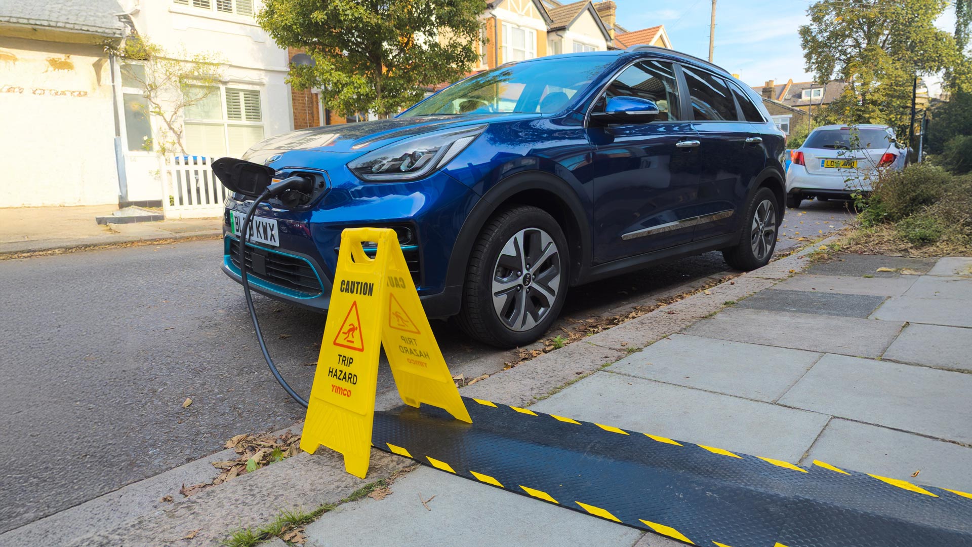 Red tape slashed for pavement EV chargers as ministers back kerbside charging revolution